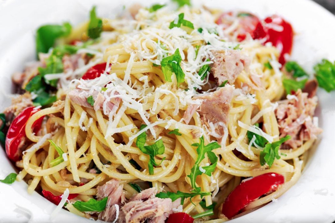 .: On the MENU This Week. Red Pepper Tuna Pasta with Lemon
