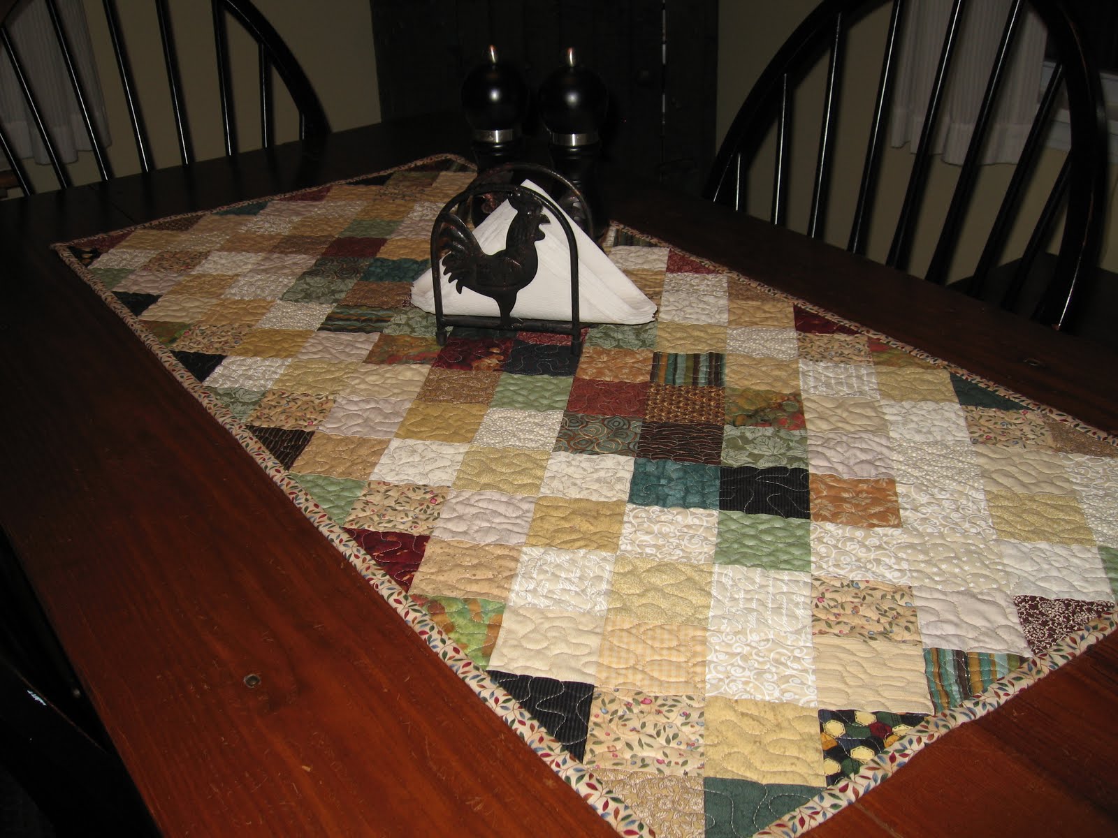LIFE WITH LYNN: Table-Topper Quilt; Step-by-Step