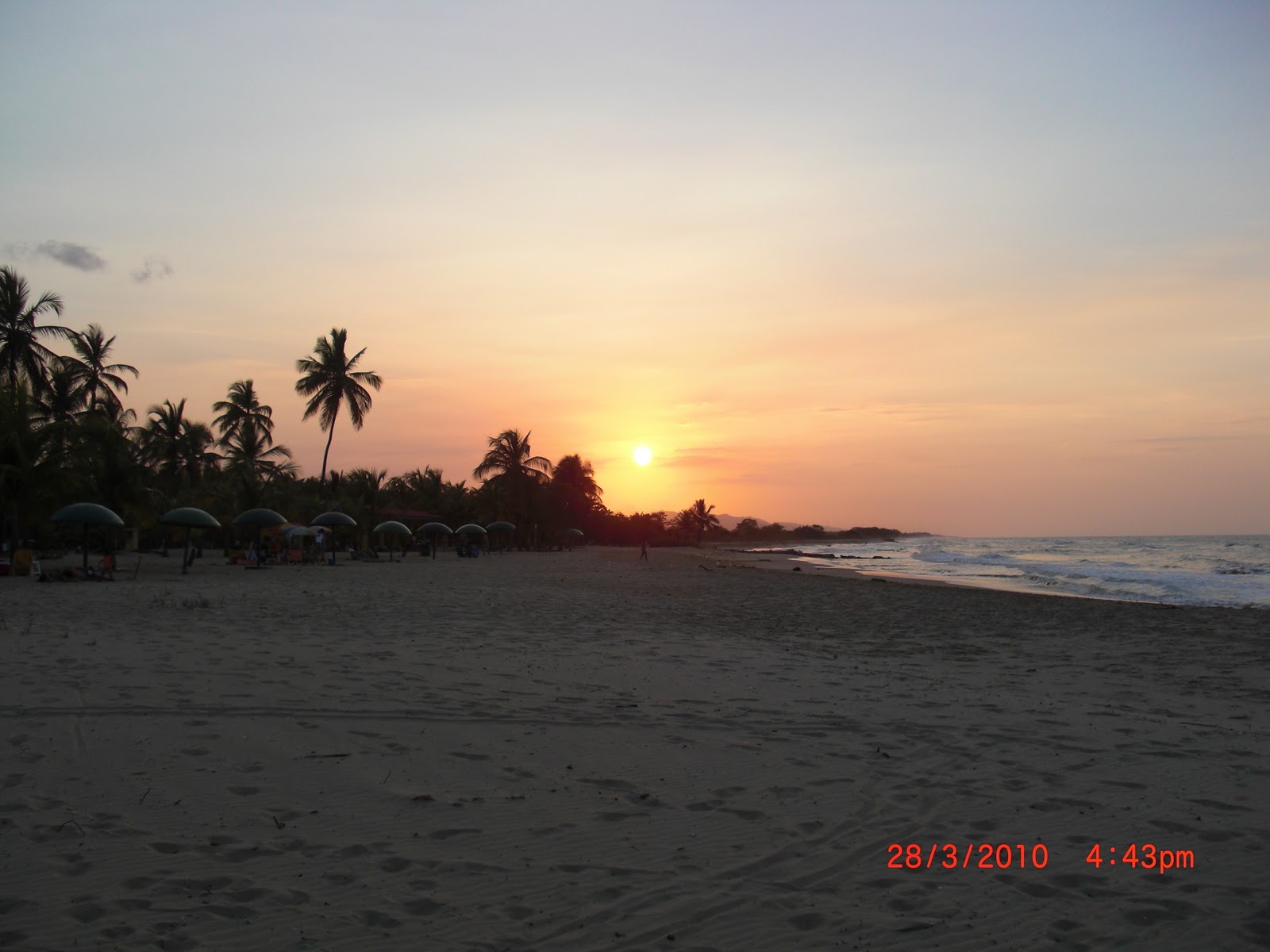 Los Jardines Posada: Algunas Panoramicas de la Playa , Playa Pintada ......