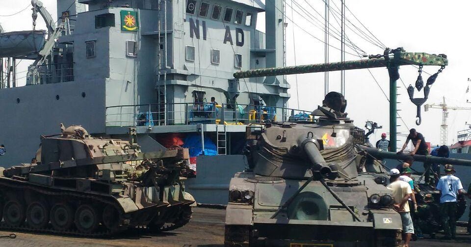 DEFENSE STUDIES: Tank AMX-13 Kodam Brawijaya Digeser ke Kodam Tanjung Pura