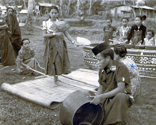 francisca reyes aquino - philippin news collections