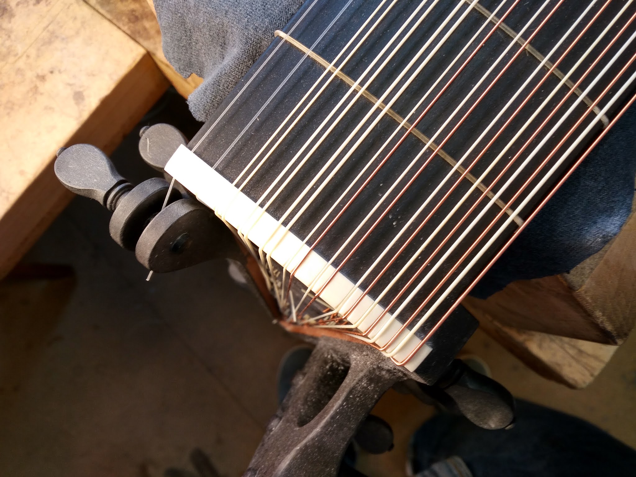 The Lute's Progress,: Building a 13 Course Lute, Start to Finish, 24 ...