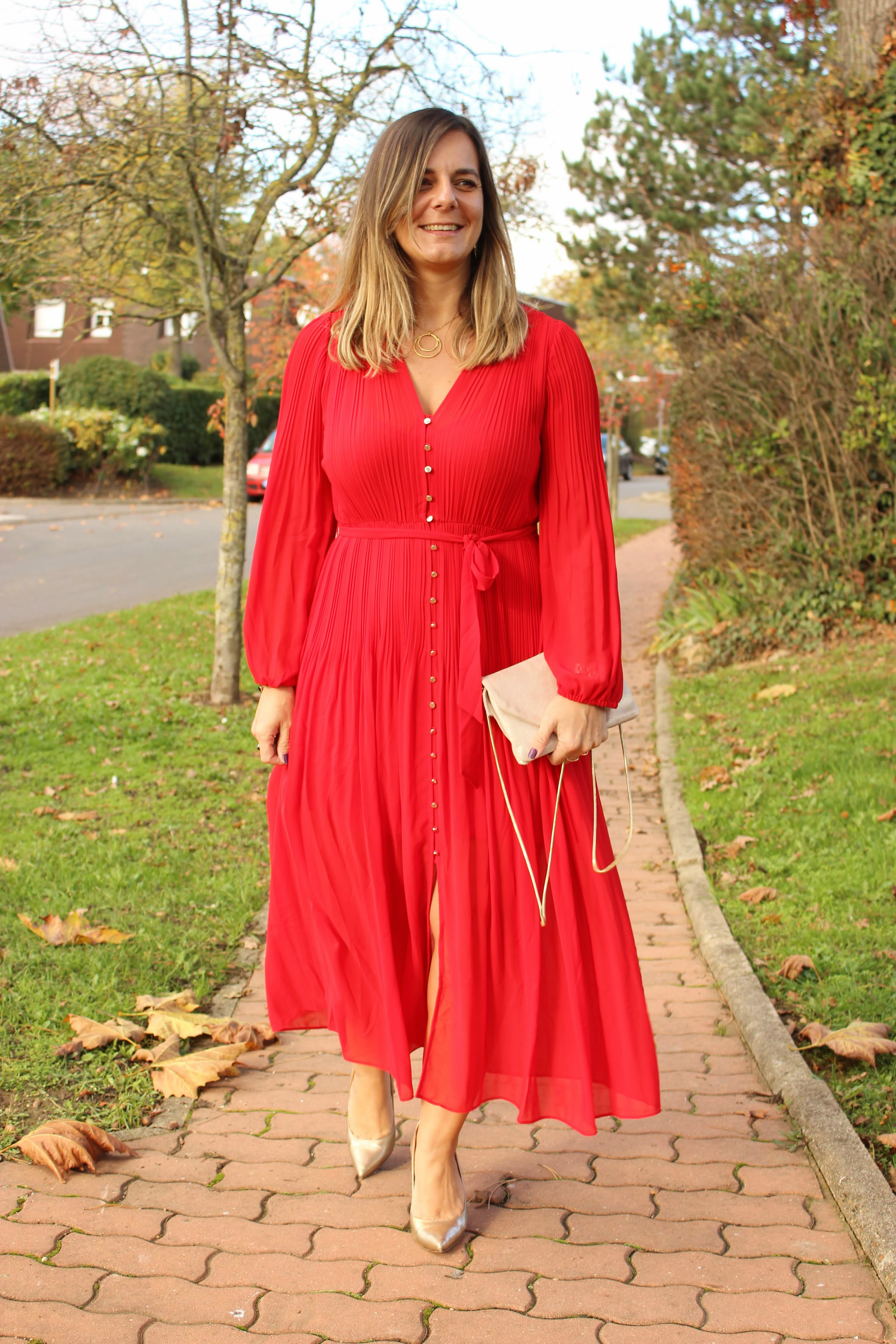 les petites bulles de ma vie: Comment porter la robe rouge?