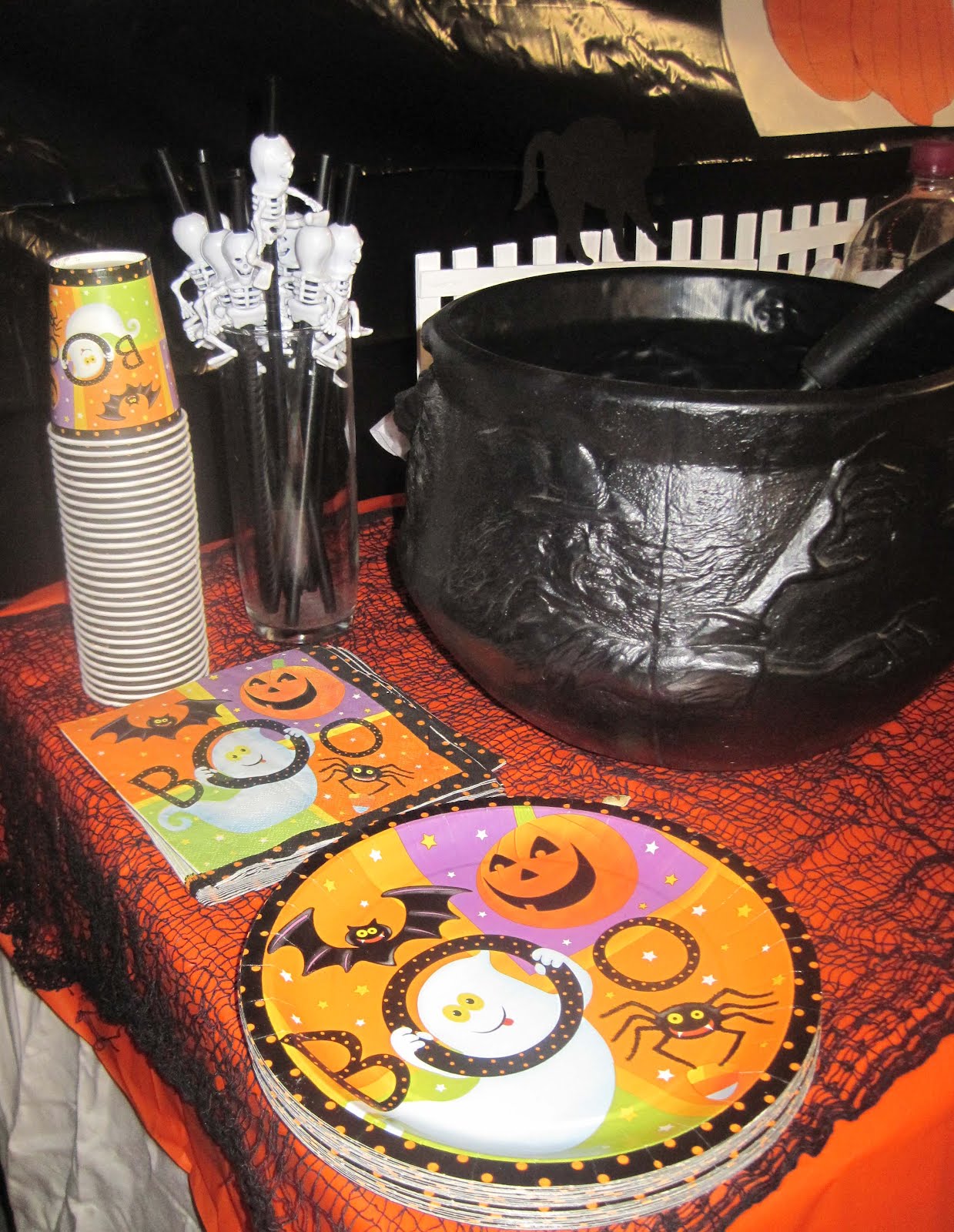 Midwest Parties: Spooky Lab Halloween Party - Age 6