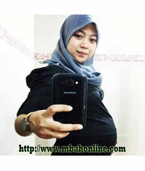 Mama Muda Hamil Hubungan