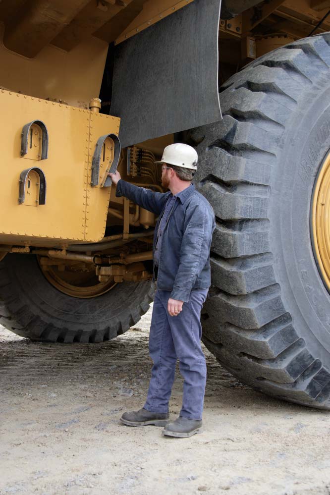 NEW 785C MINING TRUCK: MAIN FEATURES