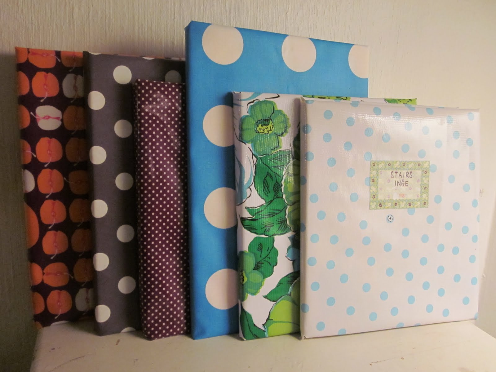 Søster Anne: Bokbind av voksduk