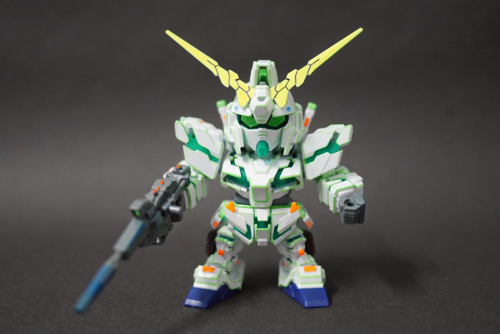 SD Full Armor Unicorn Gundam + Neon Markers Custom Build