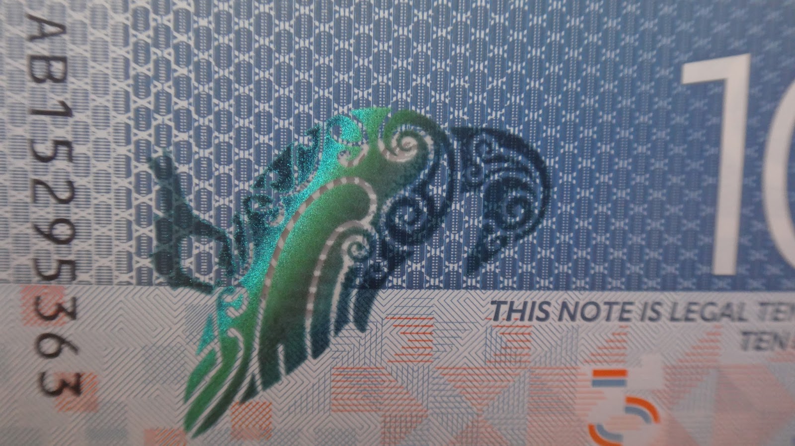 New Zealand Numismatics: NEW New Zealand $5 & $10 Bank Notes October ...