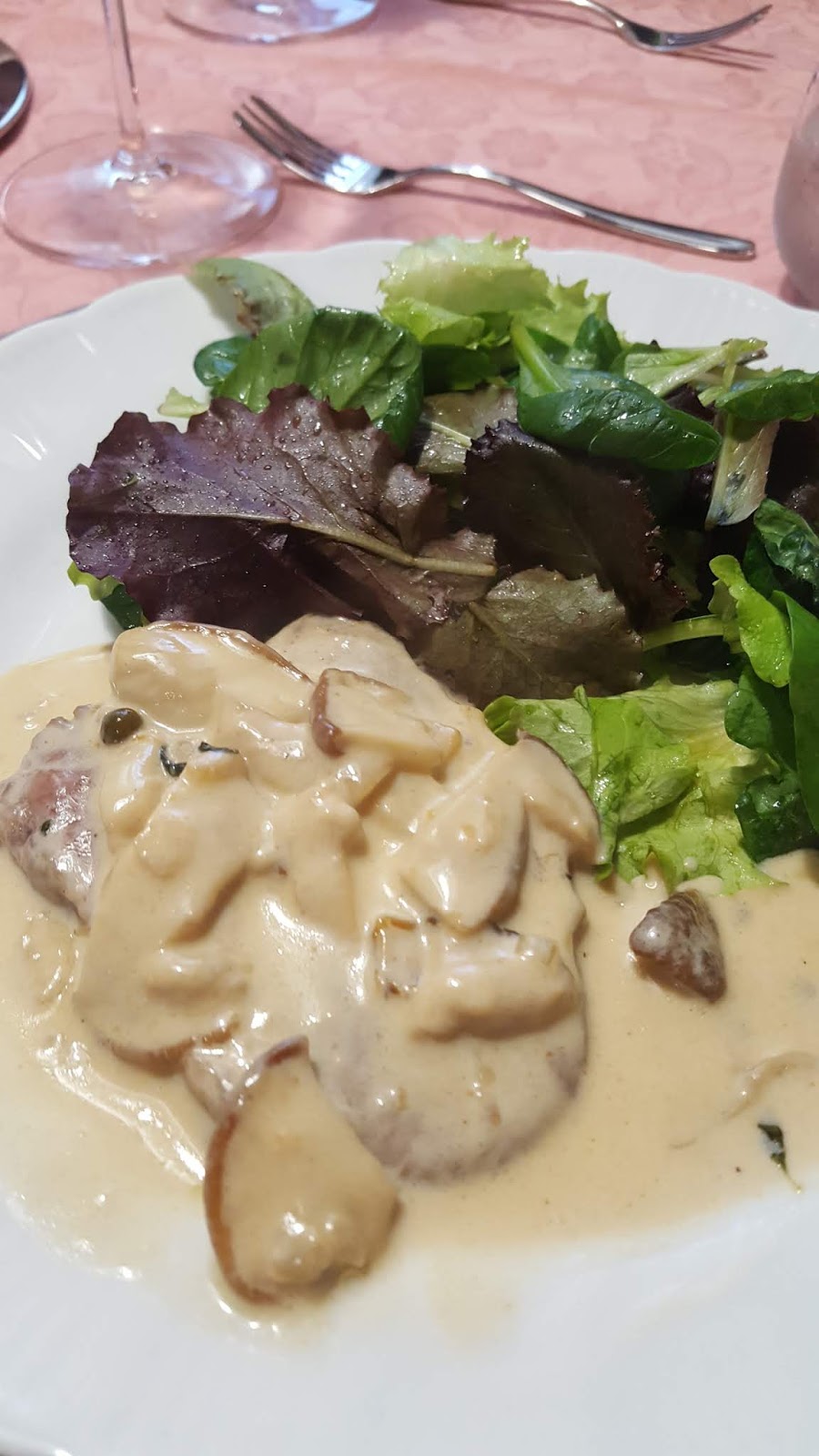 La Belle Auberge: Filetto di manzo in salsa ai porcini