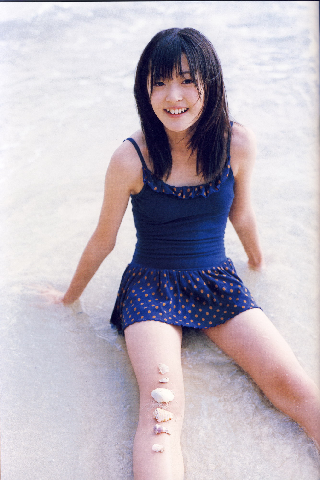 [Photobook] °C-ute - Airi Suzuki 1st Photobook - Airi