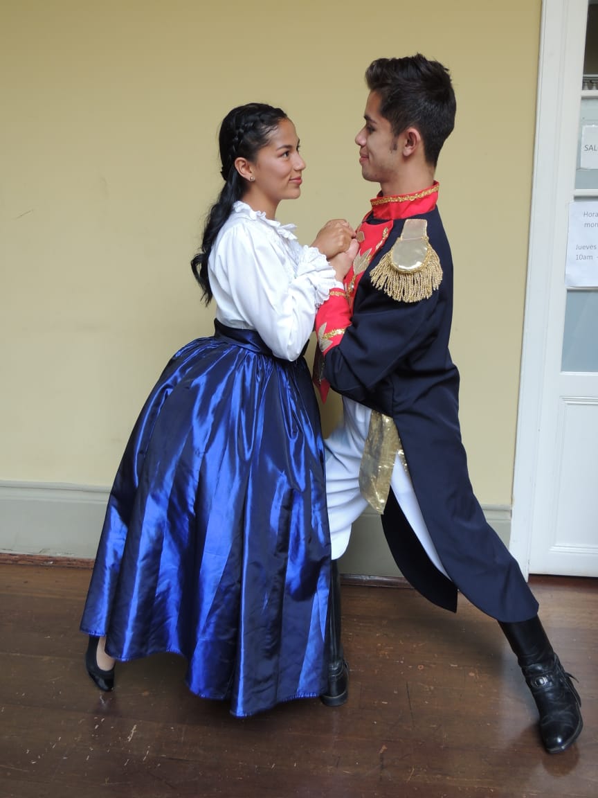 Danza tradicional, región Andina : CONTRADANZA