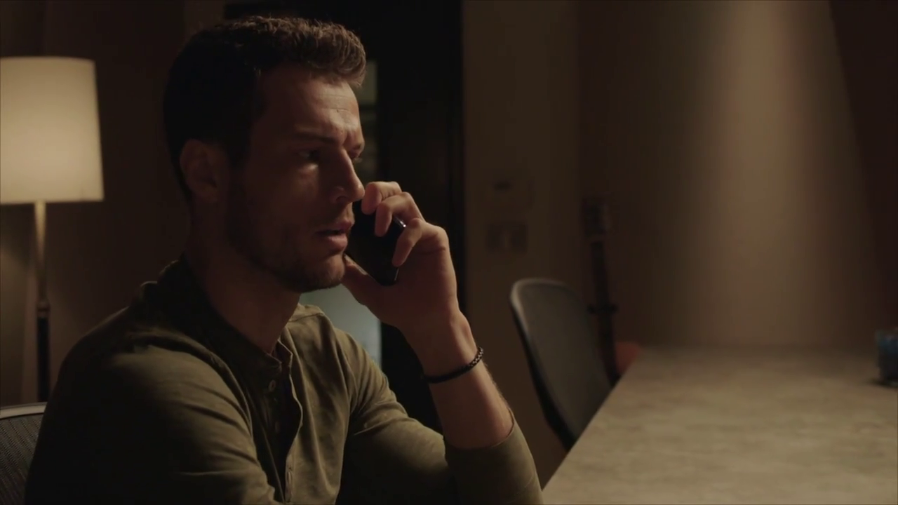 ausCAPS: Ryan Cooper shirtless in His Killer Fan