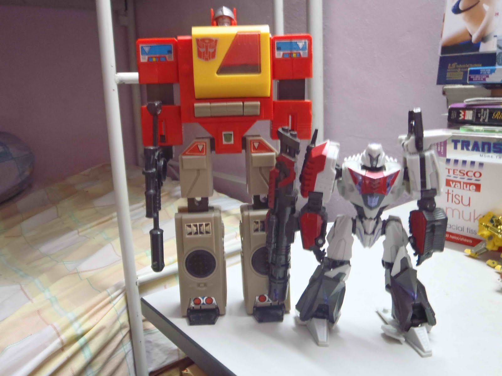 New Planet Cybertron: Transformers Review: SDCC Blaster (G1/ Universe)