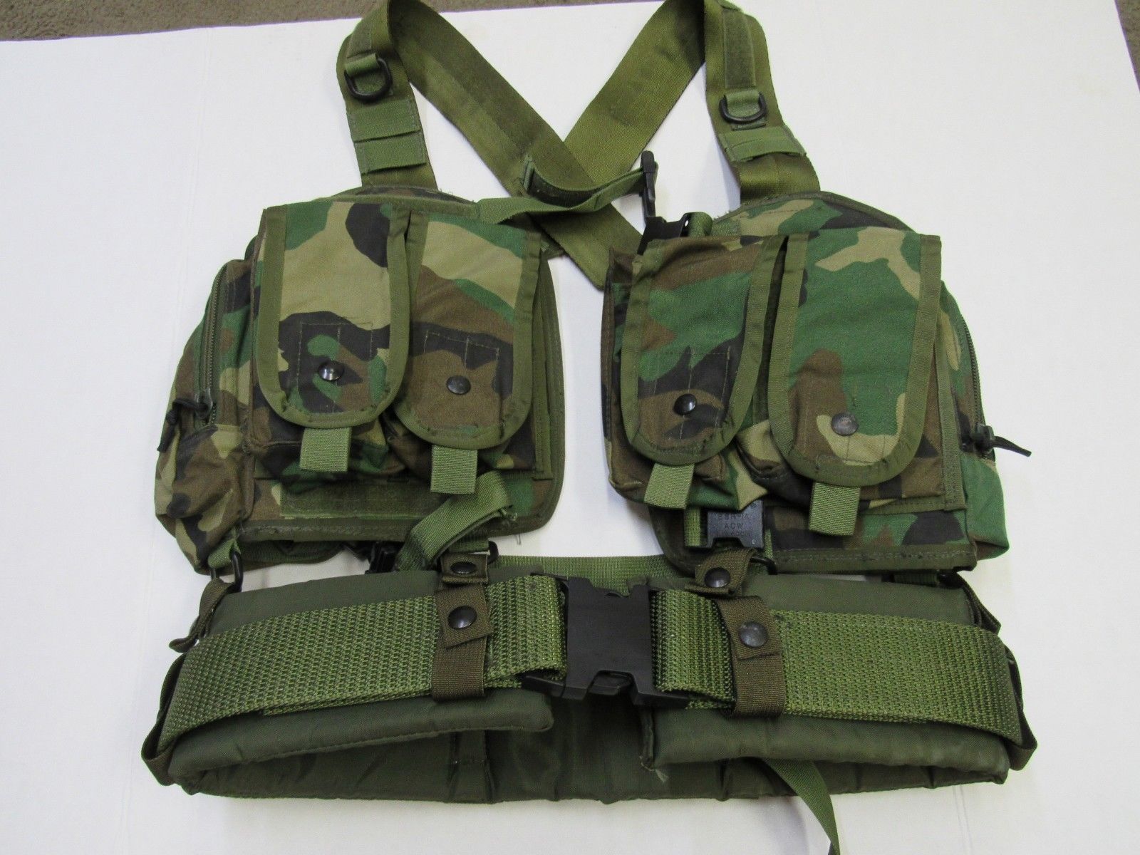 Webbingbabel: London Bridge LBT-1879A Woodland Split Front Chest Rig