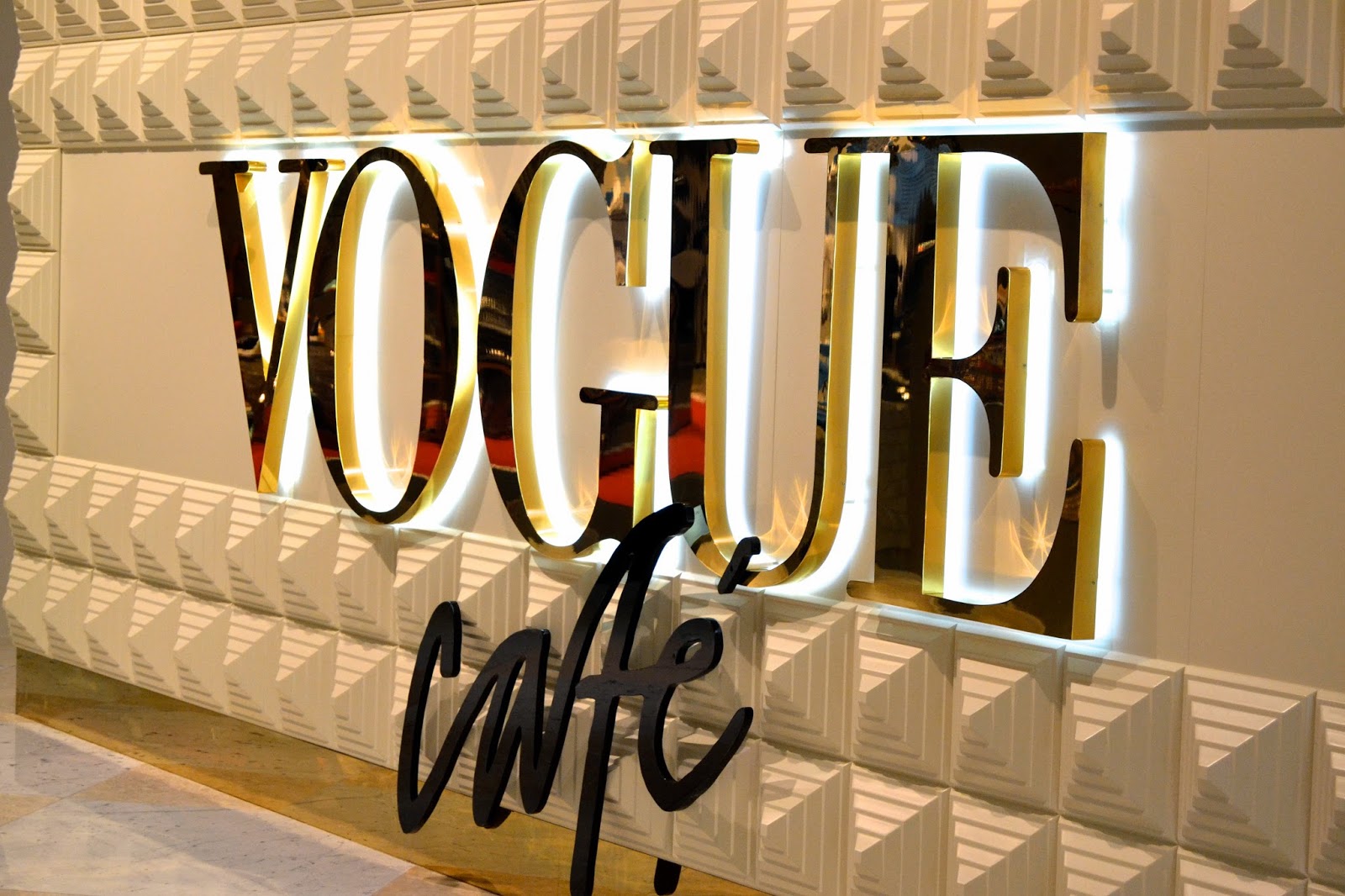 The Style Choreo: Eat Fashion. Drink Fashion at VOGUE Cafe