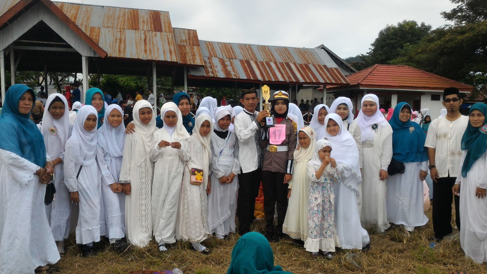 MIN 1 Kolaka Utara JUARA 1 Pawai / Qirab Menyambut Ramadan 1437H/2016M ...