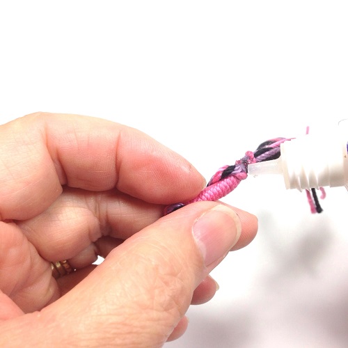 Easy and Fast Way to Make Thread Wrapped Bracelets / The Beading Gem