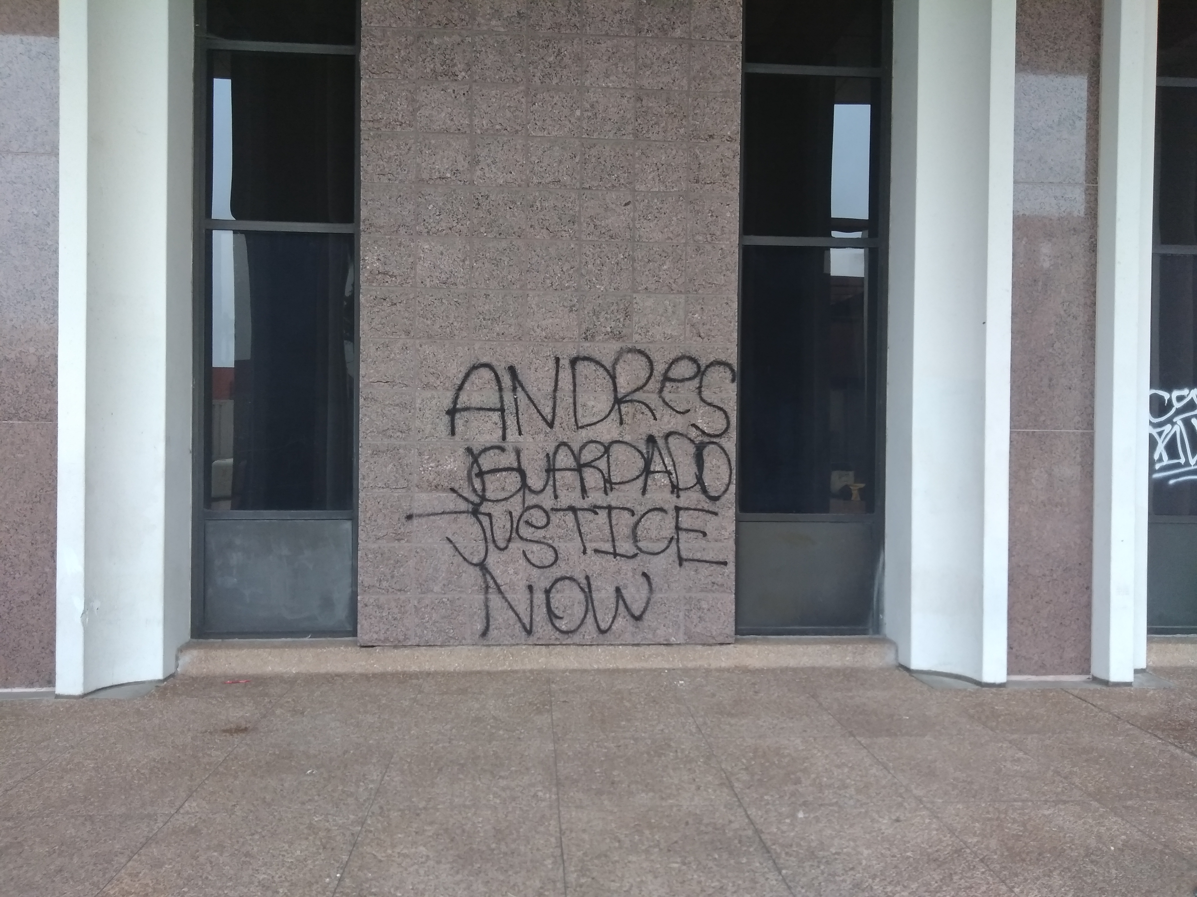 graffiti , murals & tagging : For justice , movements ( messages )