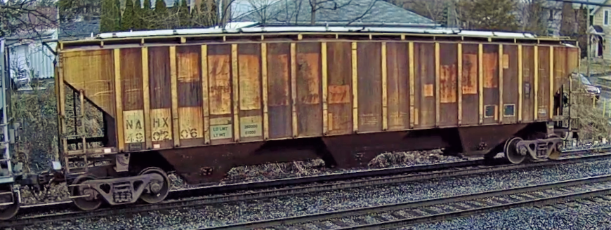 Trackside Treasure: NAHX ex-Illinois Terminal Covered Hoppers