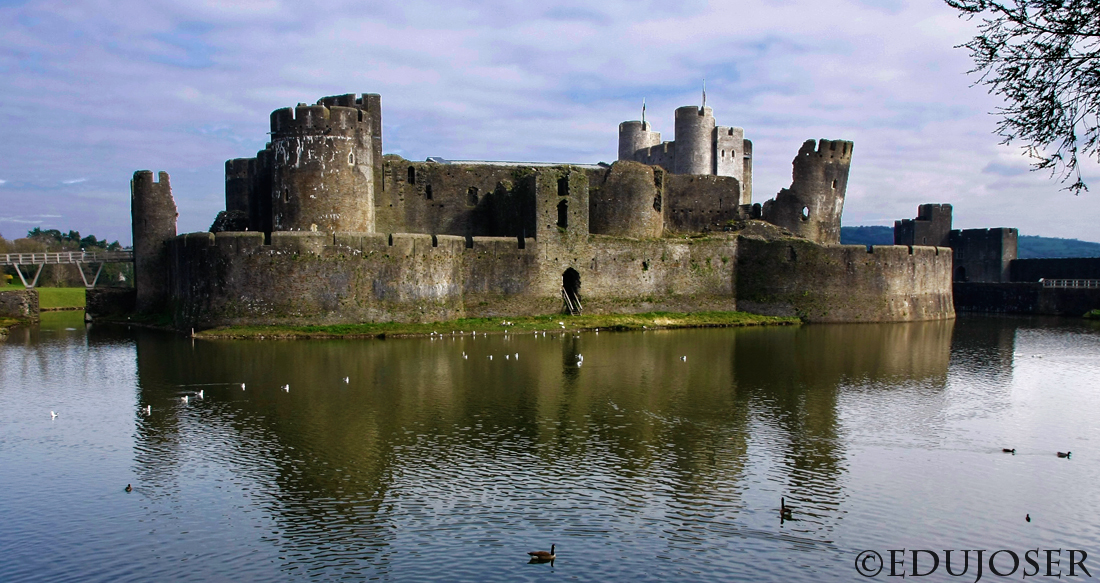 EDUJOSER: CASTILLO DE CAERPHILLY (Reino Unido)