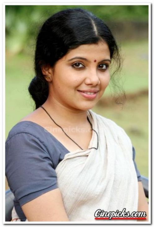 Mundu Blouse Photos Of Malayalam Actresses