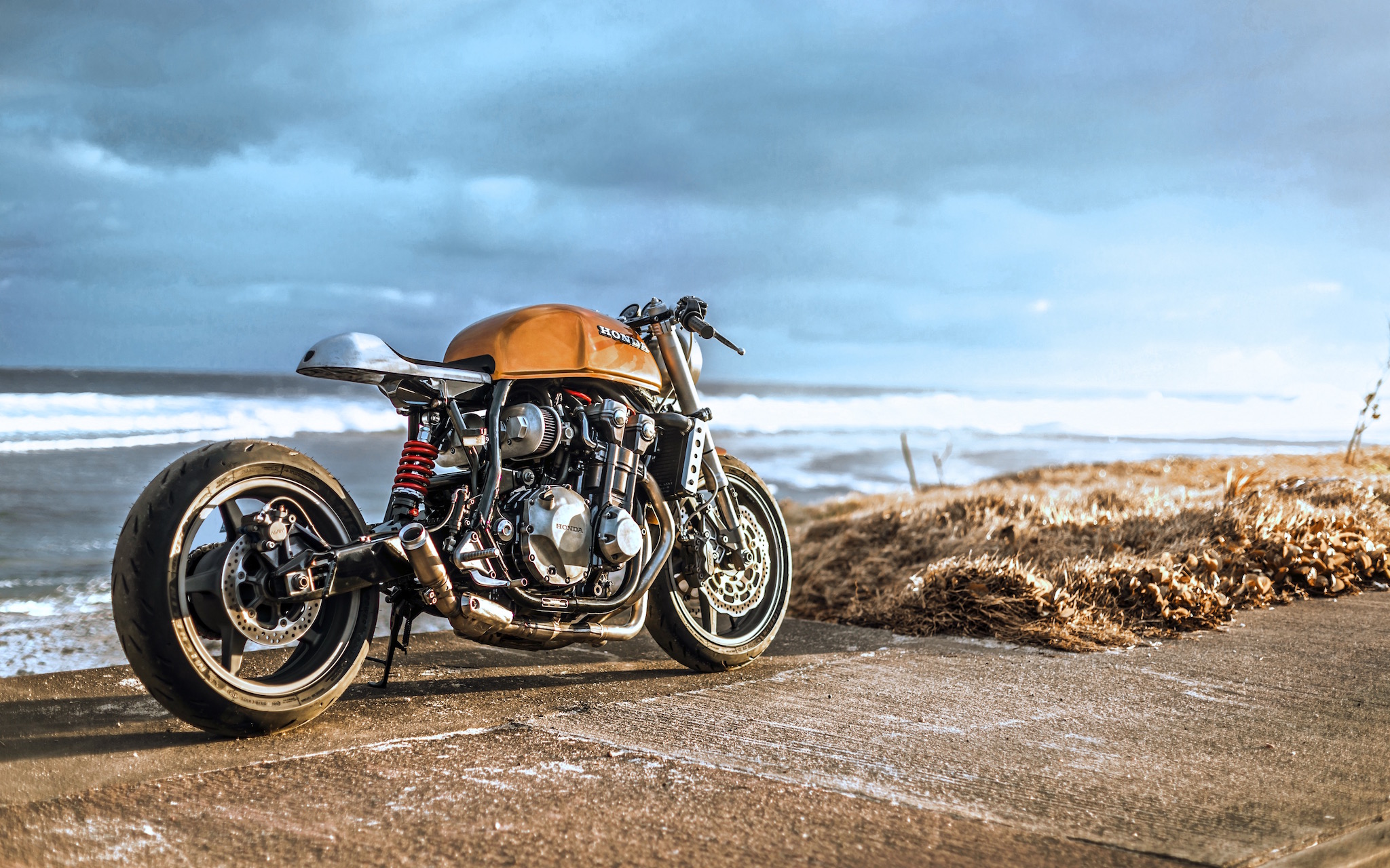 Run Iron CB1300 - Inazuma café racer