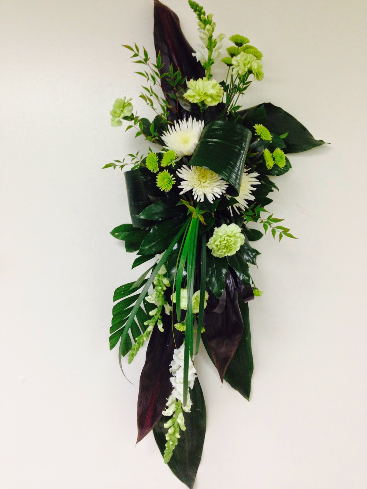 flower classroom: Explore Floral Design Class~~ Students Sympathy designs
