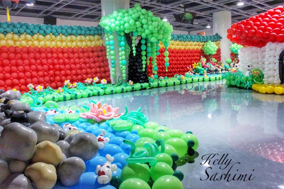 Belle de Balloon Artist: Guinness World Record, The Largest Balloon ...