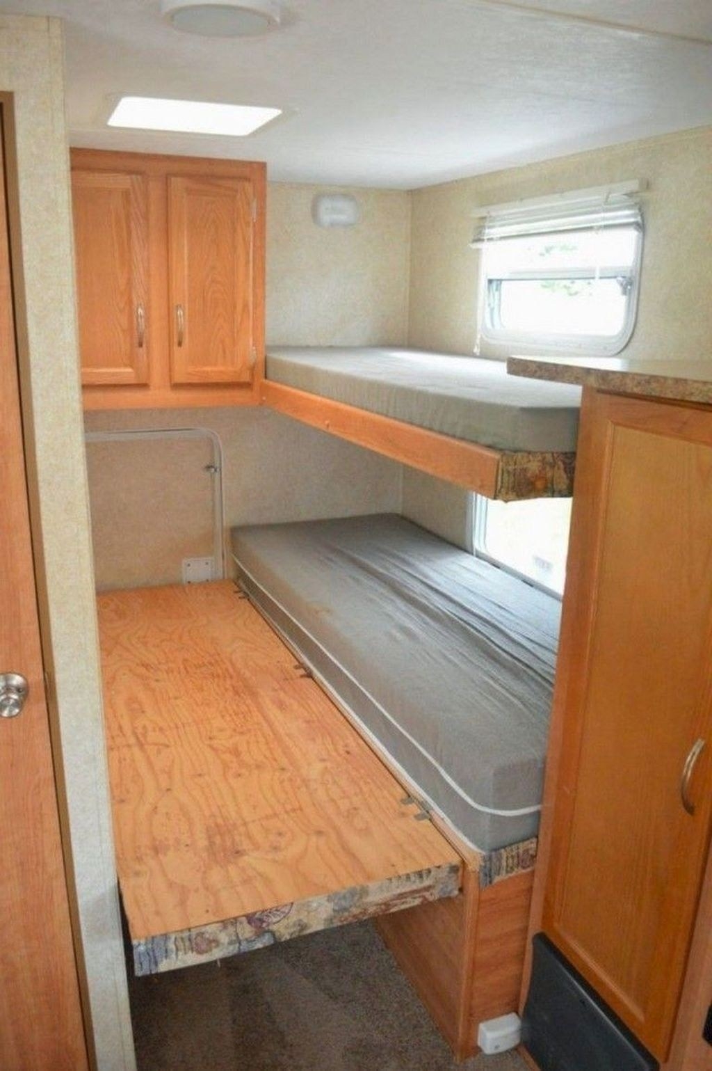 37 Best Tips For Managing Your Rvs Sleeping Room Ideas | ARA HOME