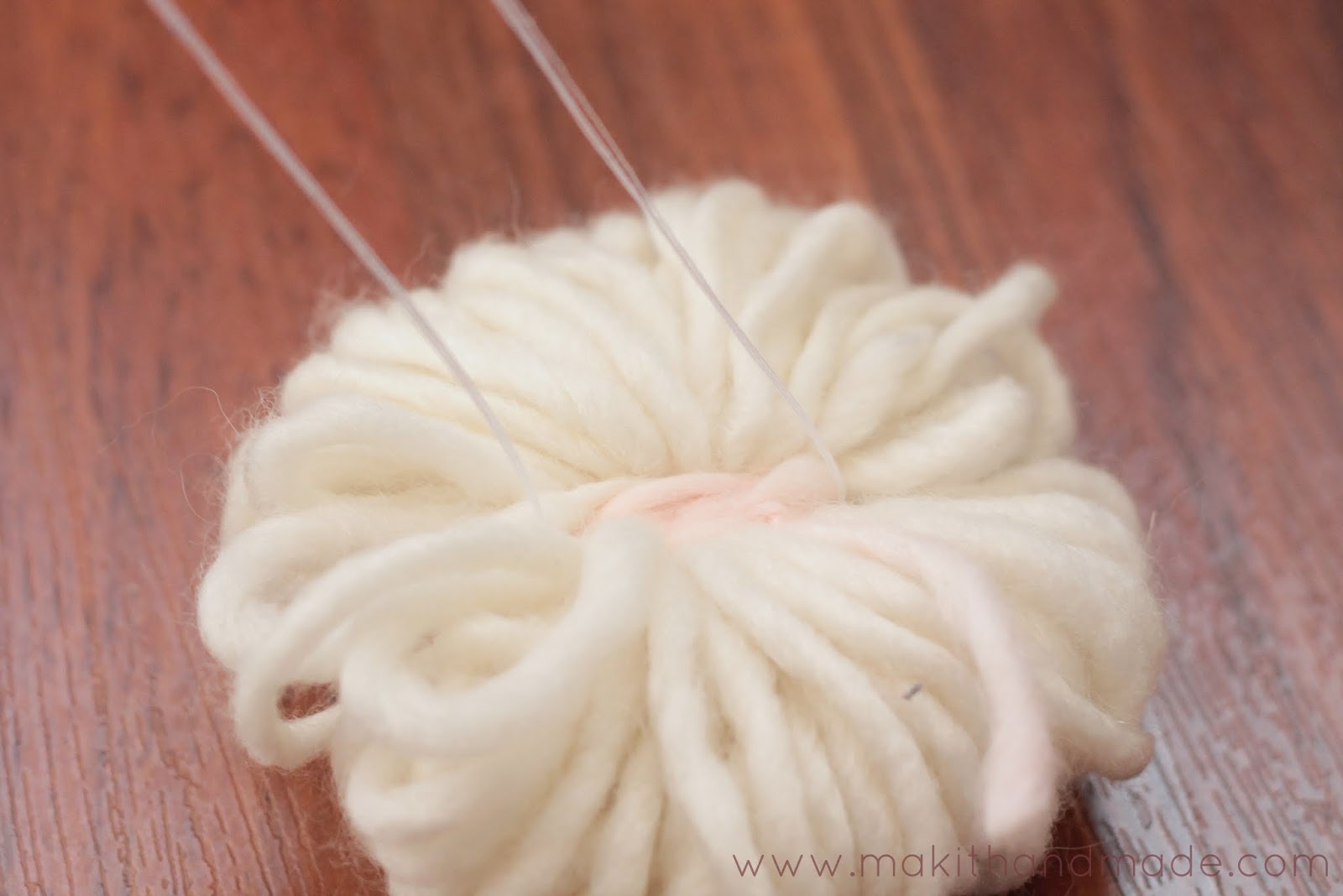 Make It Handmade: Perfect Pom Pom Tutorial