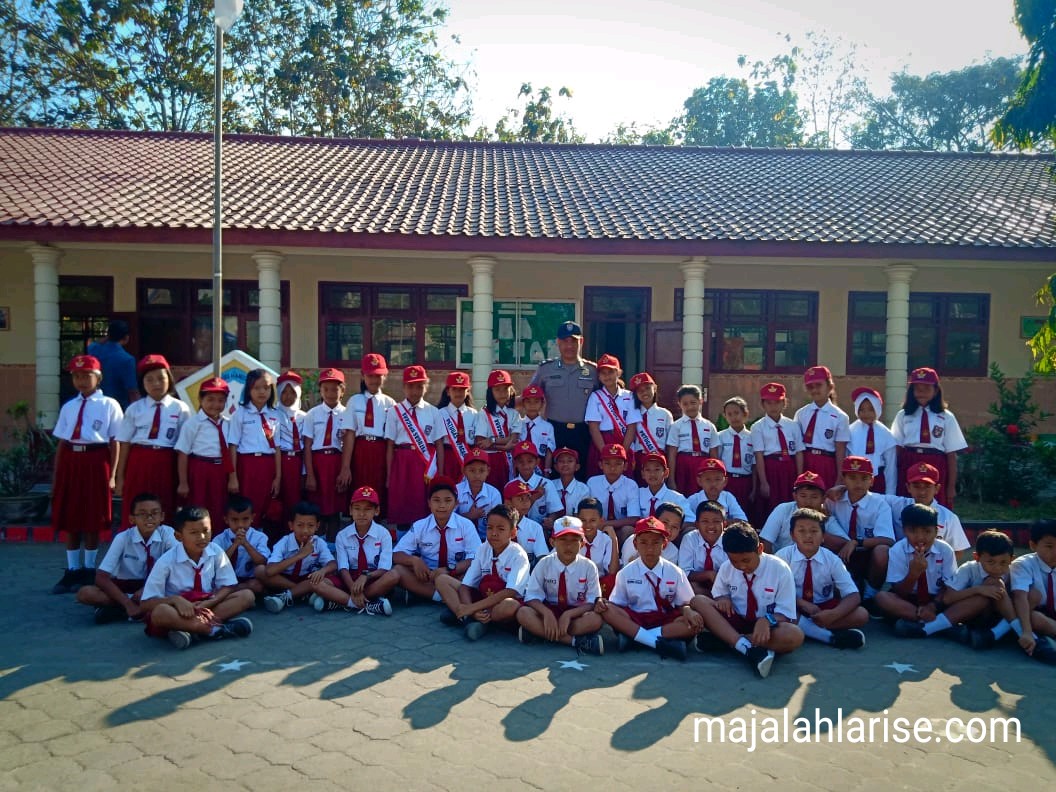 Kelas Motivasi SDN 2 Manyaran Dihadiri Polsek dan Koramil - MAJALAH LARISE