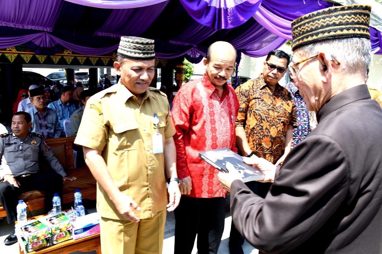 Sekdakota Luncurkan Buku Hikayat H Harun Keuchik Leumik