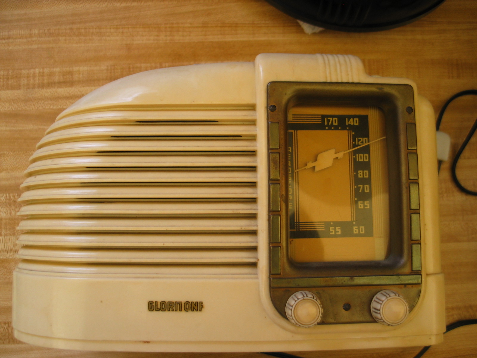 Dave's Mid Century Stuff: Collector's Corner - Old Table Radios