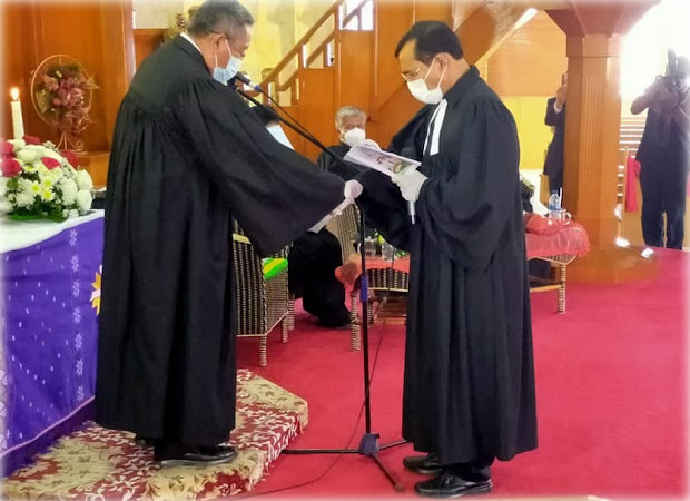 Ephorus HKBP Pdt.Dr. Robinson Butarbutar Dilantik, Ini Pendeta yang ...