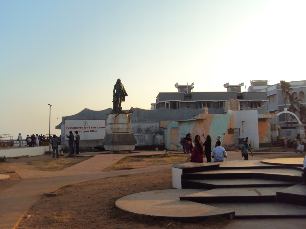 Pondicherry Tourism: Dupleix Statue, Puducherry