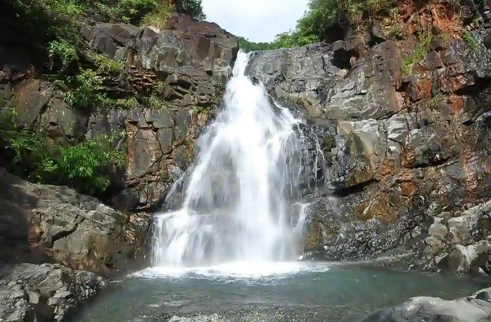Guide to Philippine Outdoor Destinations: Tinakayanan Falls - Labrador ...