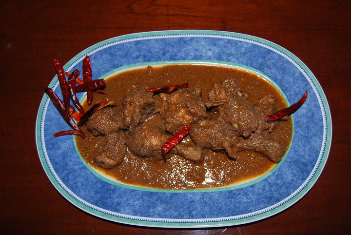 Sikandalous Cuisine: Chicken Xacuti