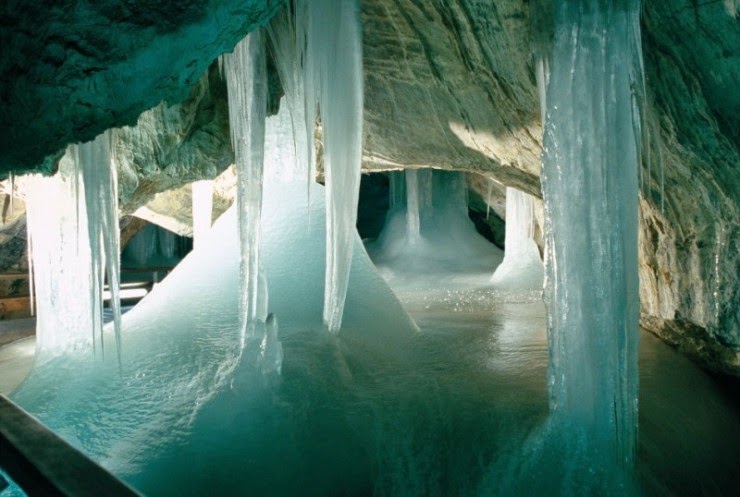 Top 10 Ice Caves in the World - Snow Addiction - News about Mountains ...
