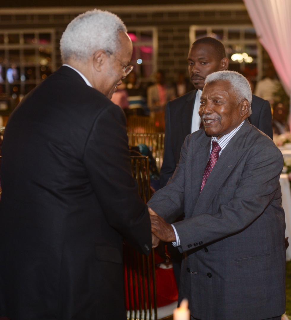 Robert Lowassa na Stephanie Kaaya walivyomeremeta jijini Arusha, Watu ...