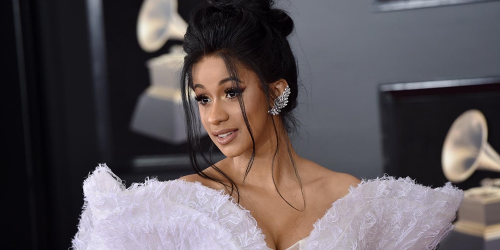 Cardi B se torna a primeira rapper feminina com 3 músicas com mais de 3 ...