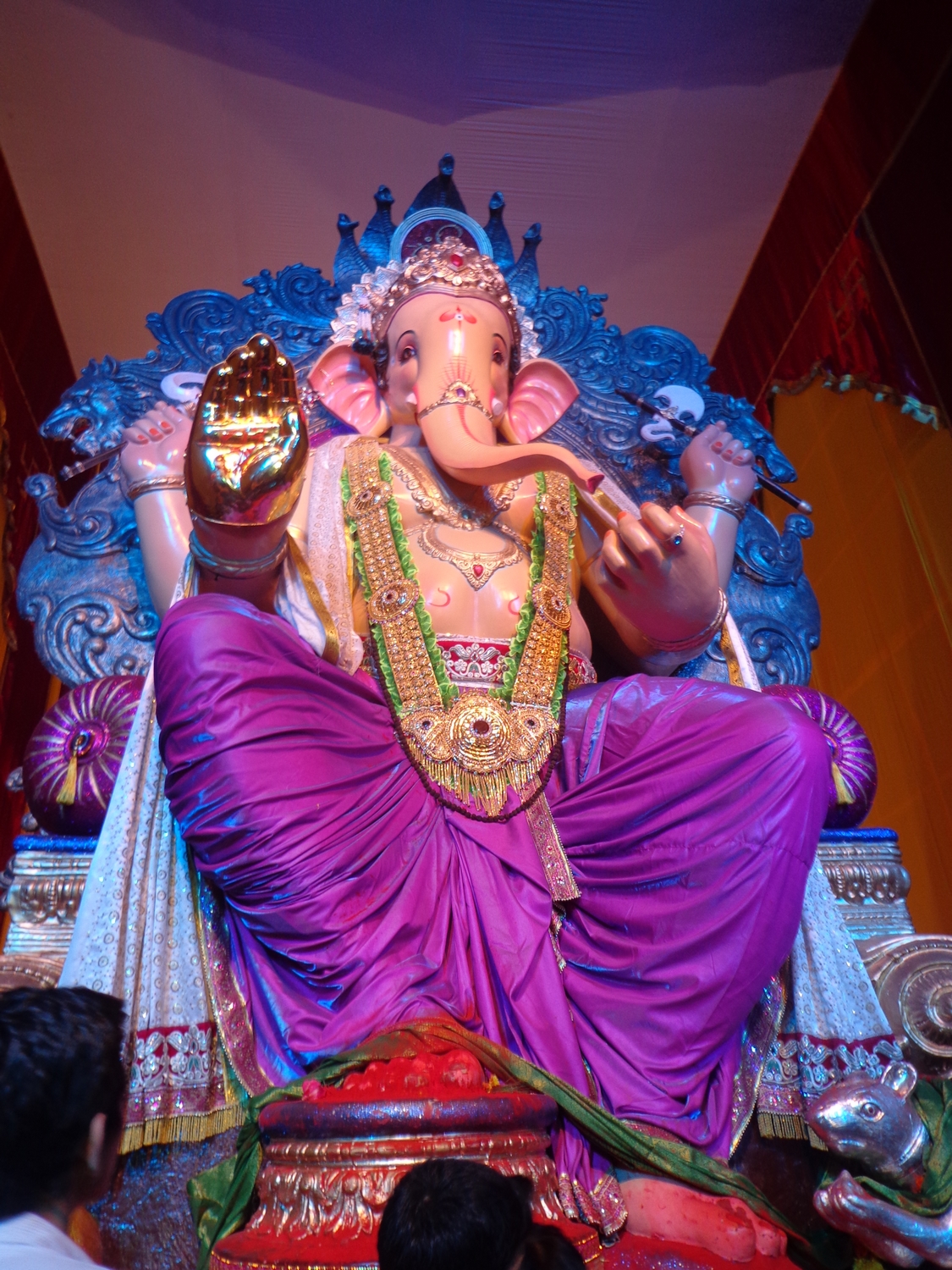GANESH CHATURTHI : Lalbaug cha Raja & Mumbai cha Raja | Ghumakkar ...