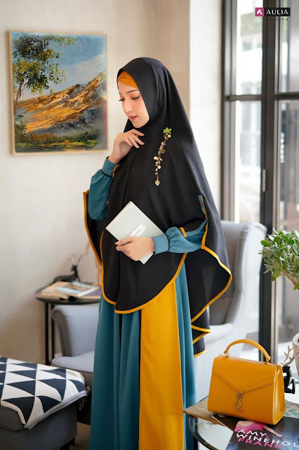Ide Mix and Match Gamis Syari dengan Hijabnya