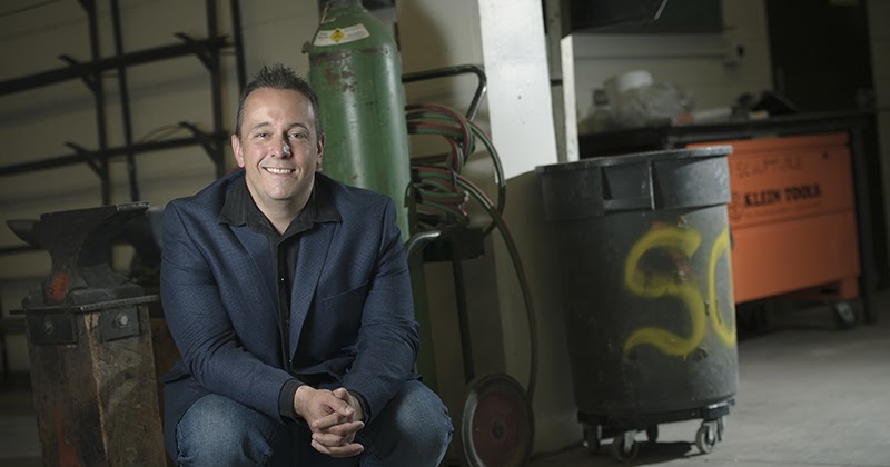 Curitibamania: Curador da Bienal de Curitiba, Royce Smith, mediará uma ...