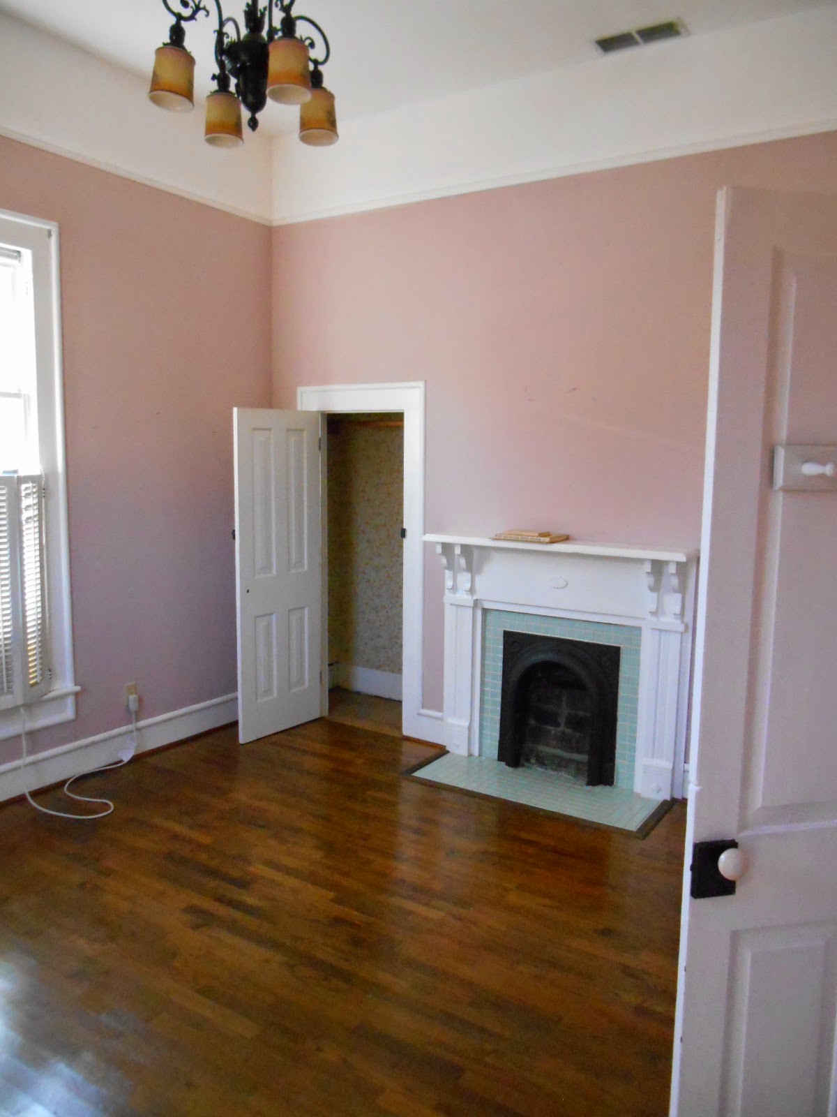 Pygmy Puffs and Heffalumps: Introducing... the Redneck Victorian!