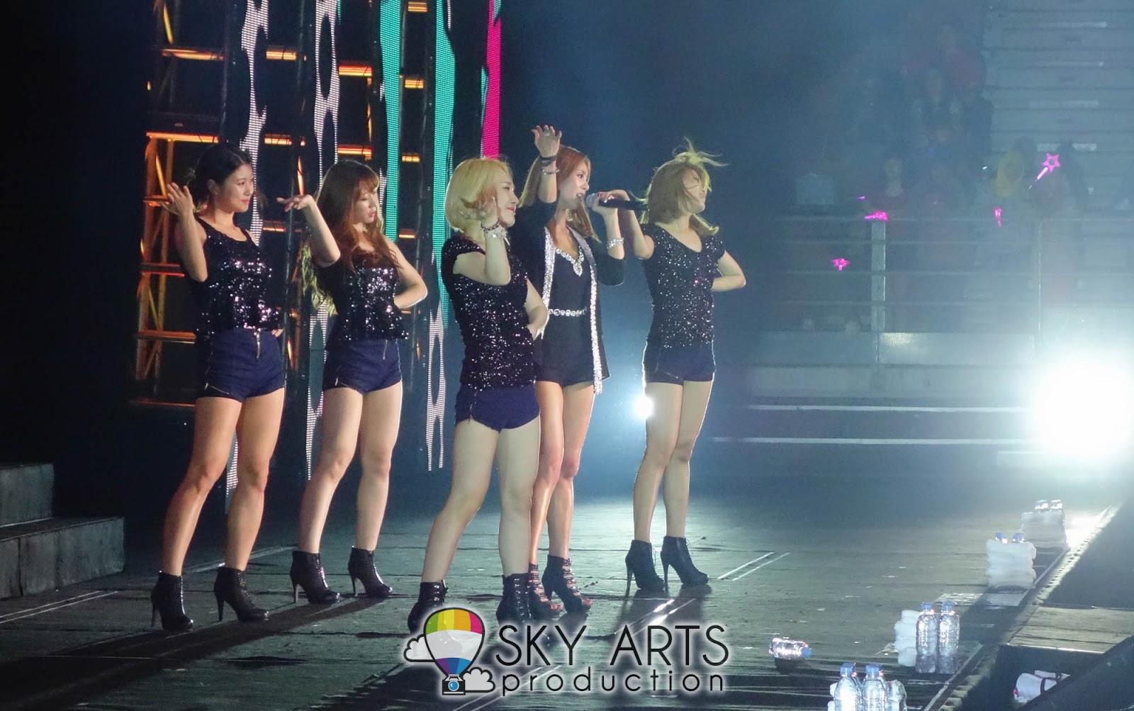 [PHOTO] AIA K-POP Live in KL 2013 Malaysia: 4MINUTE G.NA BEAST GET WET!