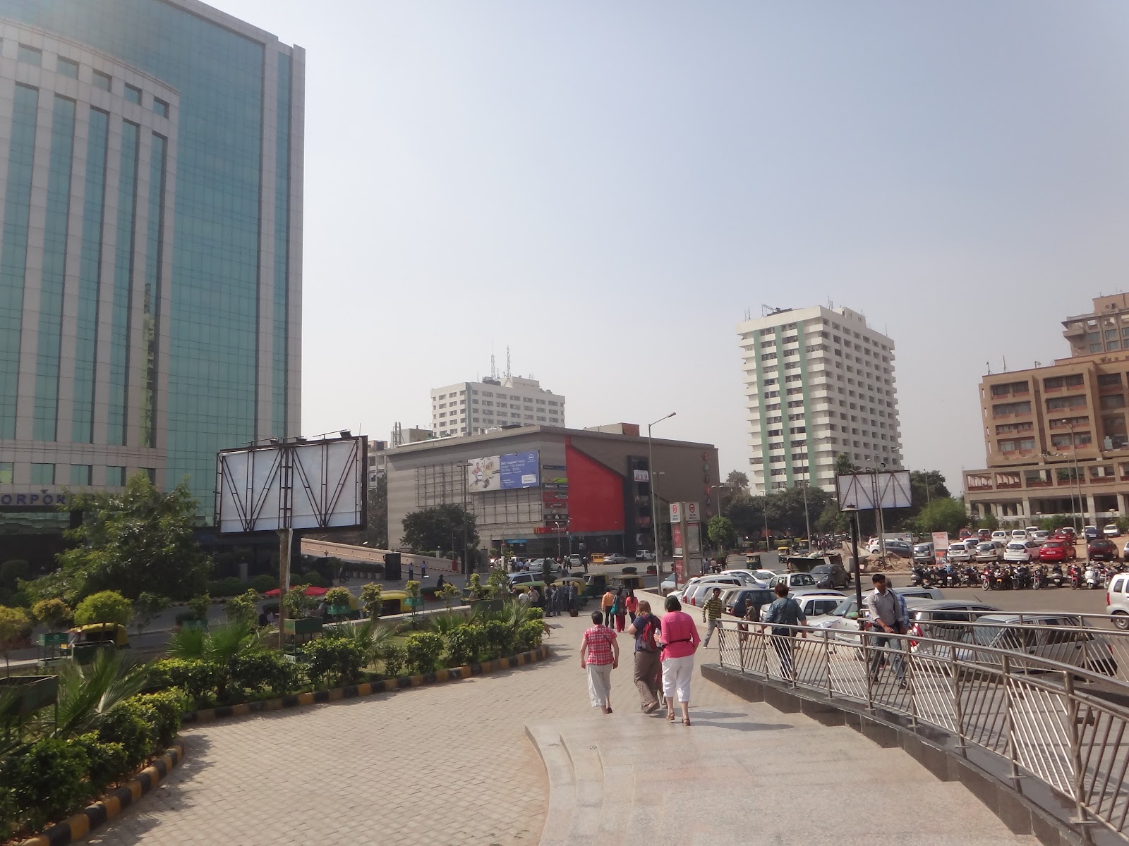 India sa Aking mga Mata: Nehru Place: computer and electronics hub
