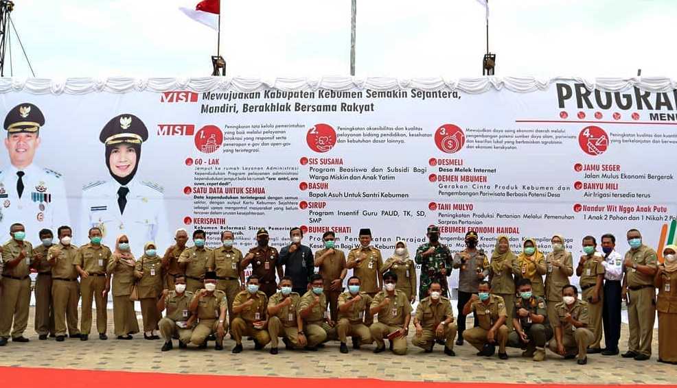 Program 100 Hari Kerja Bupati Kebumen Dipajang di Baliho Berukuran 100 Meter Persegi