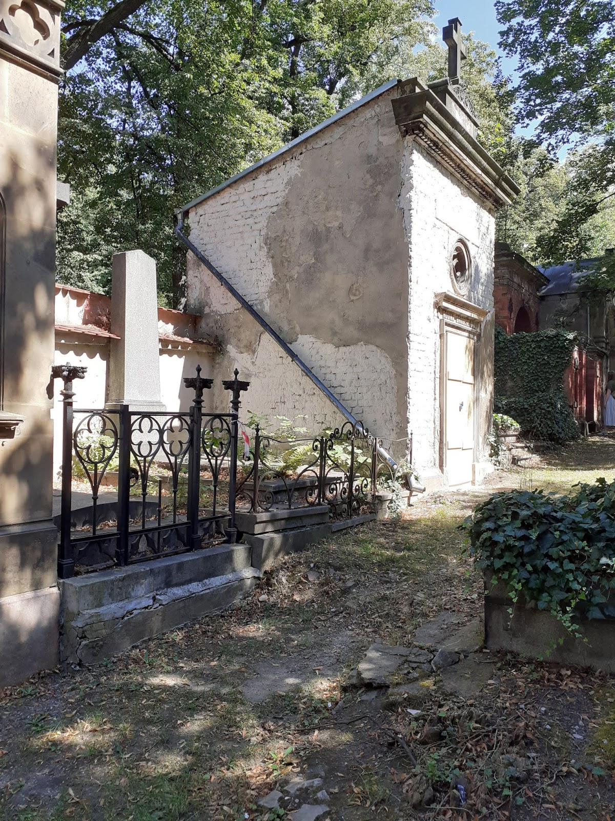 Sister Brylee Lewis: "Chicken Nuggets, Grand McSundae and Alcohol"