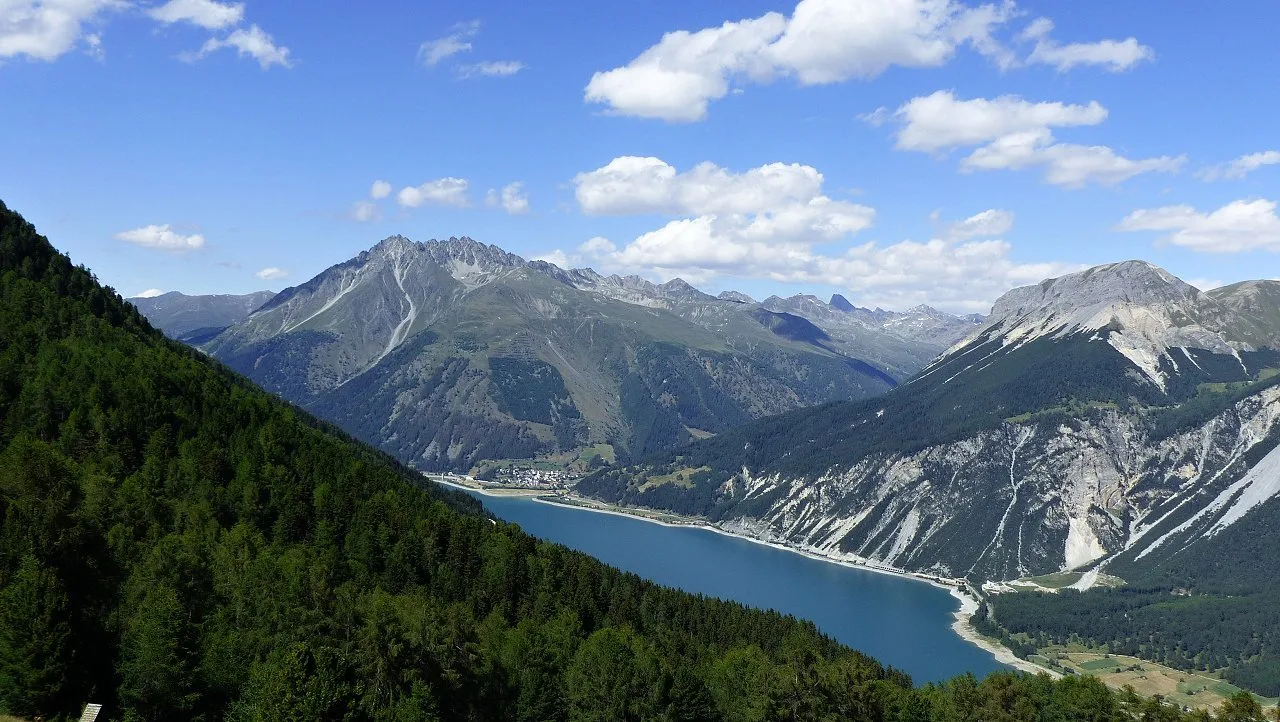 Lake Reschen, South Tyrol, Italy (with Map & Photos)